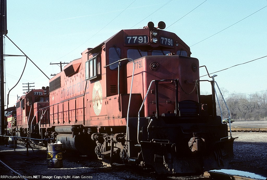 AA GP38 7791